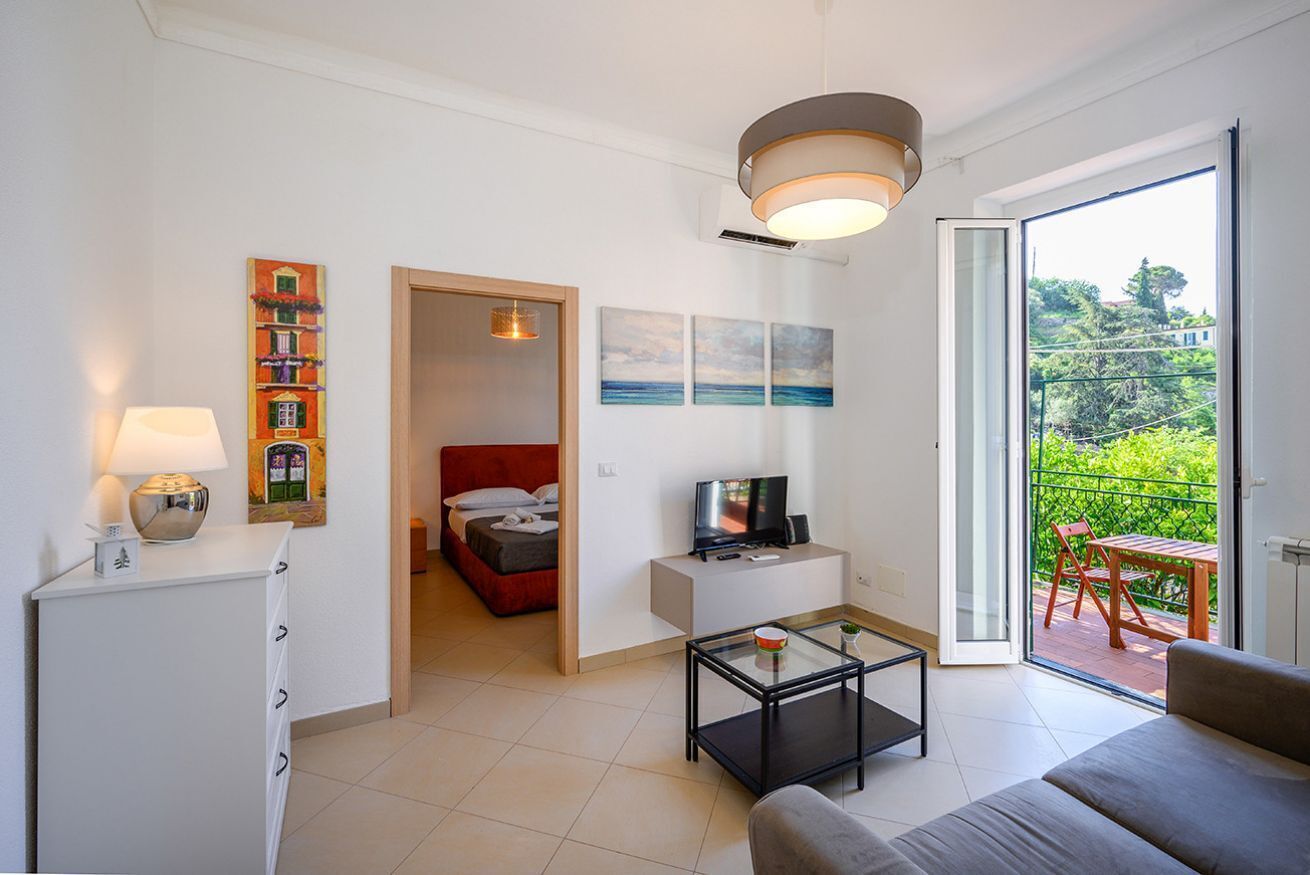 Monterosso Is Magic, It's Sea, It's Vacation, To Be Able To Enjoy All This Nettuno Was Born, The Perfect Holiday Home To Discover The Beauties Of The Cinque Terrethanks To Its Two Double Bedrooms And The Beautiful Terrace With Partial Sea View You Will R - Monterosso al Mare