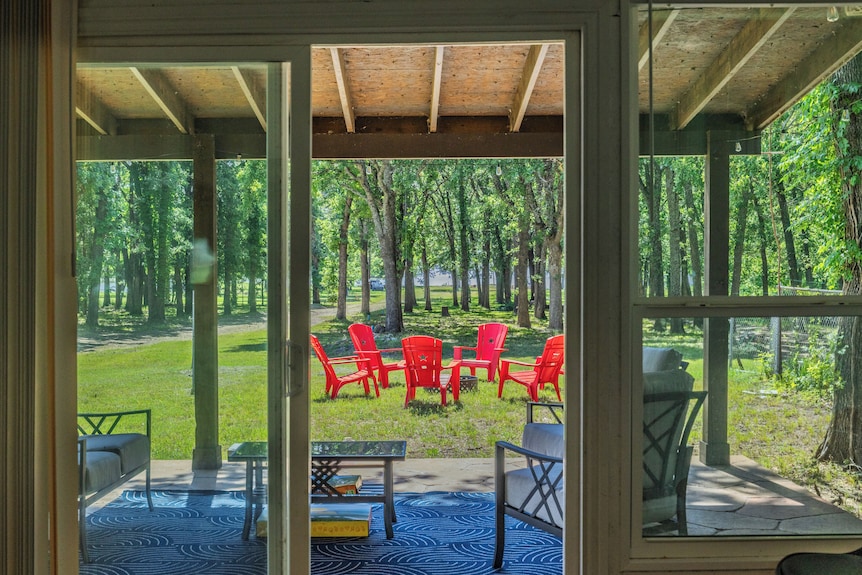 Charming 3-bedroom, Gorgeous Lake Front, Fishing Dock, Fire Pit, Kayak & More - ポイント, TX