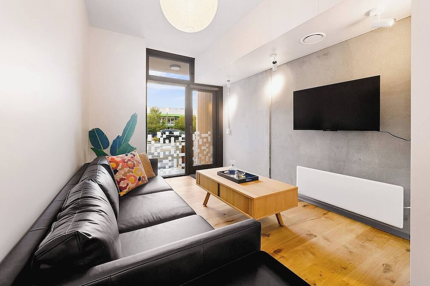 City Central Retreat | Sleek Studio Living - Northland