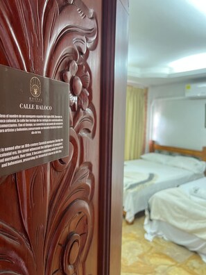 Quarto Familiar | Ferro/tábua de engomar, Wi-fi grátis, roupa de cama fornecida