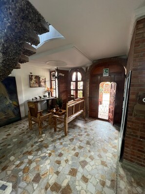 Smart TV de 32 polegadas com canais via satélite