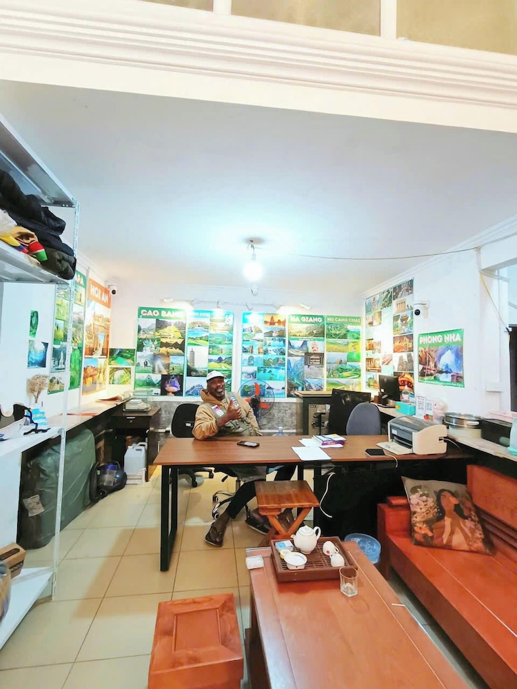 Viet Vintage Hostel N Pub - Soft Mattress - Free Breakfast - ハノイ