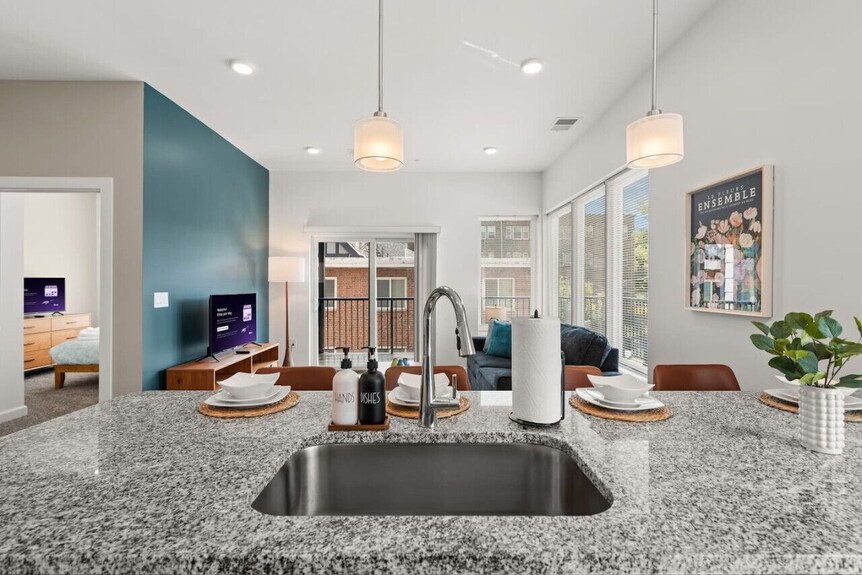 Stunning 2 Bed/2 Bath | Cle Clinic | Balcony - Cleveland, OH