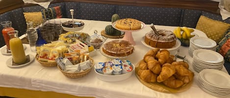 Pequeno-almoço tipo buffet diário incluído