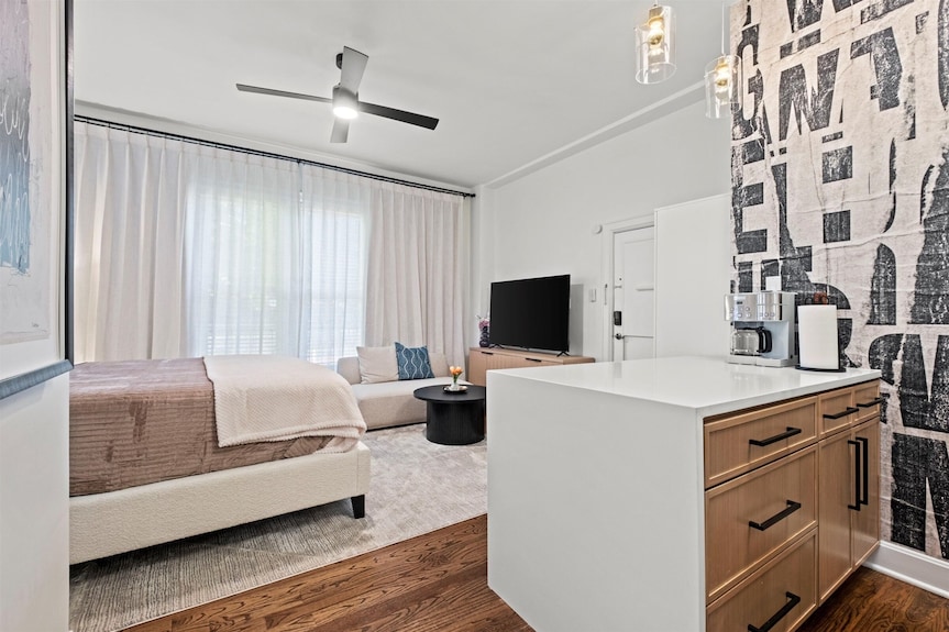 2 Connected Studios In Historic Building Walkable To Plaza - 2br, 2ba, 2 Kitchens + Rooftop Views - Kansas City