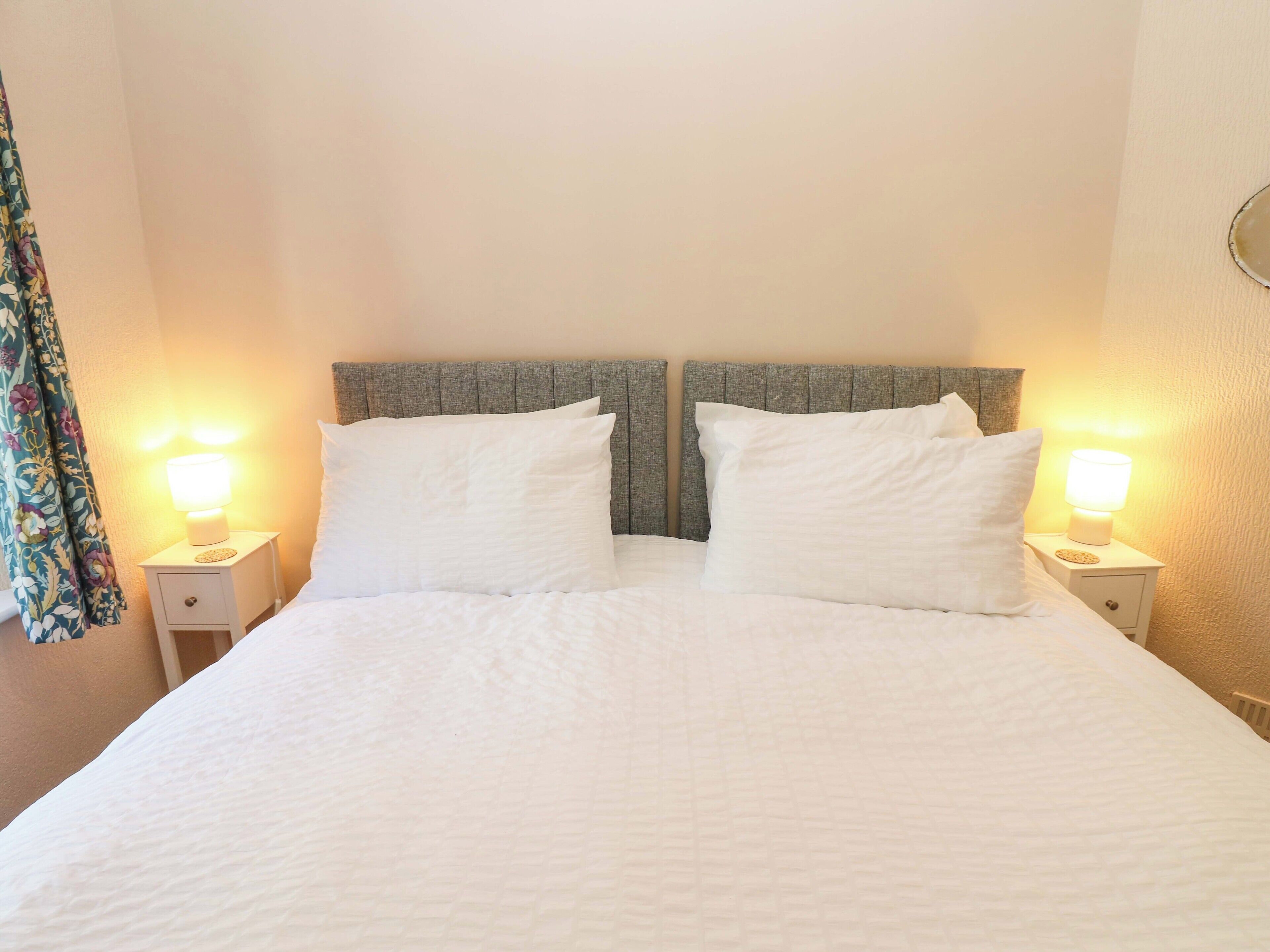 3 quartos, com decoração personalizada, com mobília individualizada 