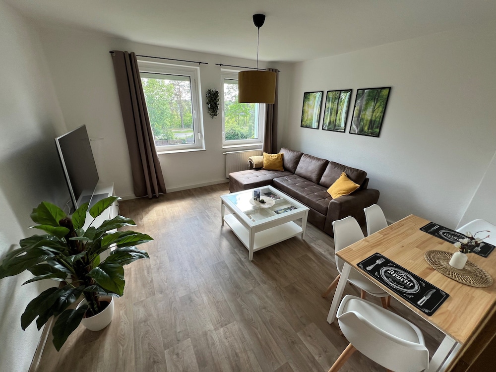 Charming 3-room Apartment In Hoyerswerda, Lusatian Lake District - Hoyerswerda