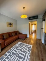 Bungalow Familiar, varanda, vista para o jardim | Secretária adequada para computadores portáteis, ferro/tábua de engomar 