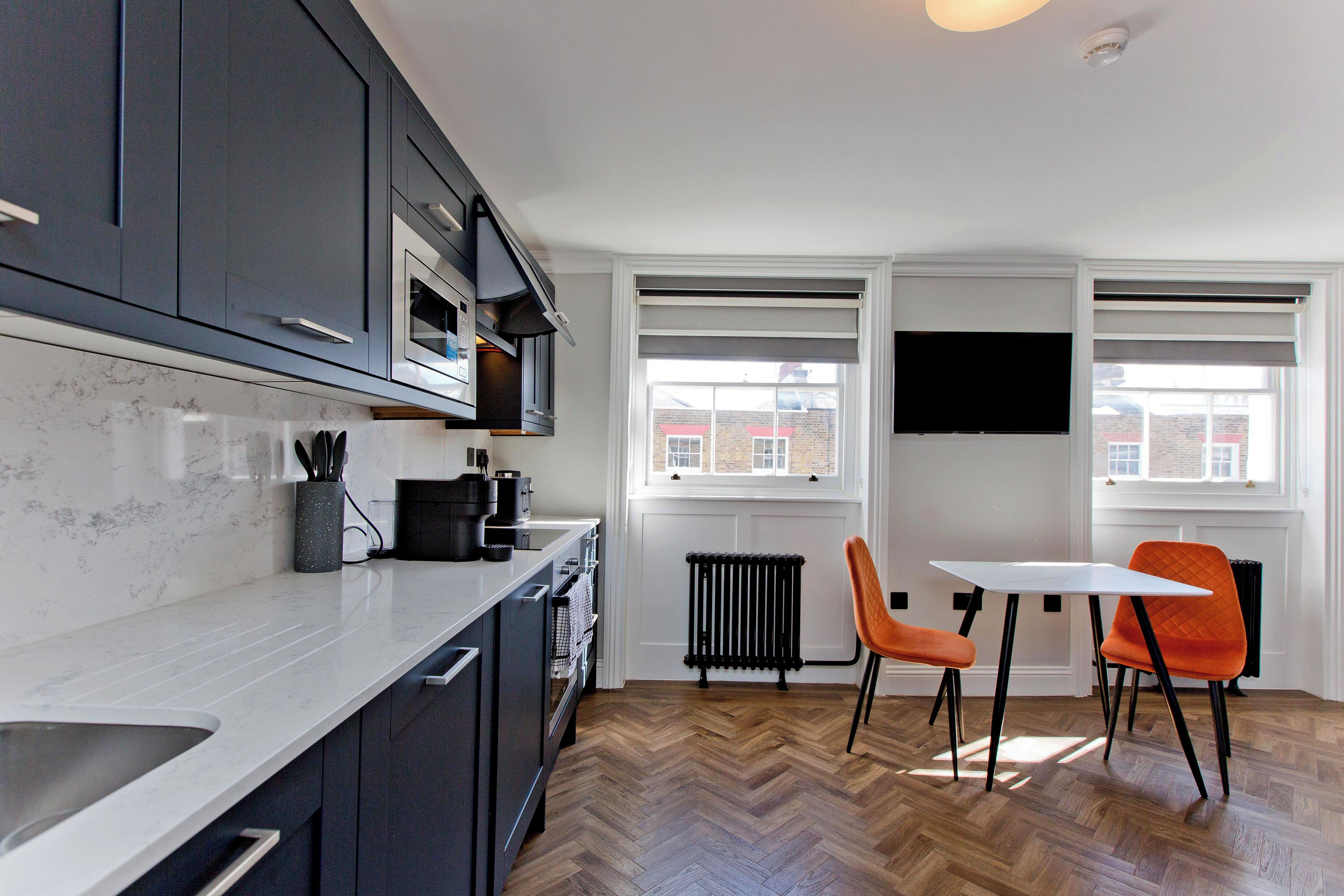 Apartamento, 1 quarto | Cozinha privada | Uma chaleira elétrica 