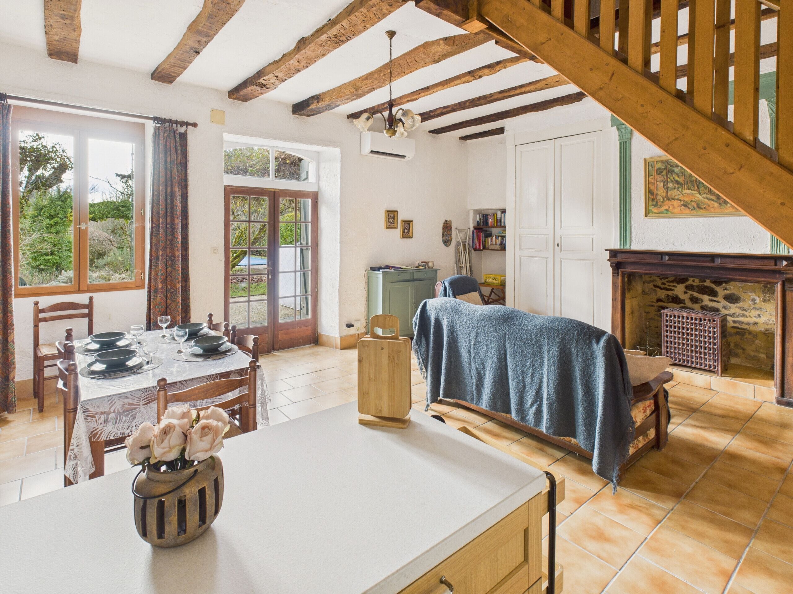 Gîte Mitoyen, 4 Adultes 1 Enfant, Piscine Commune - Grottes de Lascaux