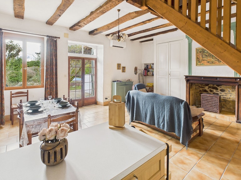 Gîte Mitoyen, 4 Adultes 1 Enfant, Piscine Commune - Grottes de Lascaux