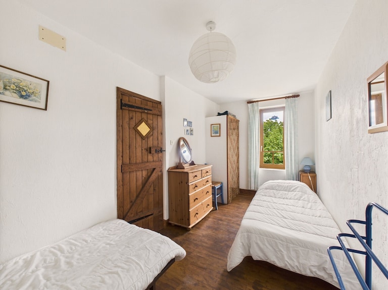 Gîte Mitoyen Pour 4 - Piscine Commune - Jardin - Dordogne