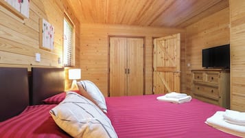 2 quartos, com decoração personalizada, com mobília individualizada