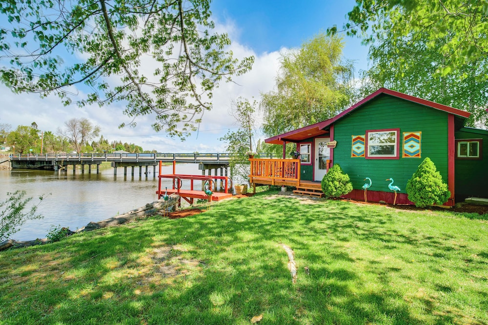 Fish & Hike: Peaceful Cabin On Williamson River - オレゴン州