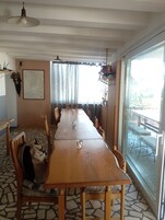 Pequeno-almoço preparado no momento diário (10 EUR por pessoa)