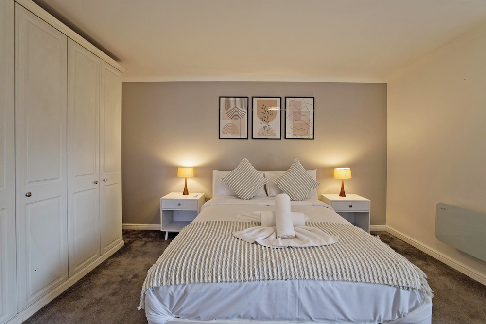 Imperial Meridian Place Apartment - Greenwich