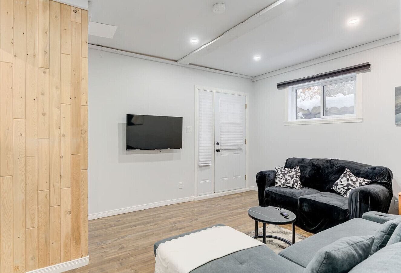 5bdr Tremblant Chalet In The Woods / Stone Firepl. - Mont-Tremblant