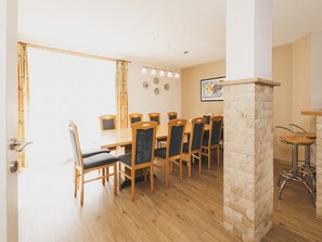Chalé Deluxe, vista para a montanha | Refeições no quarto