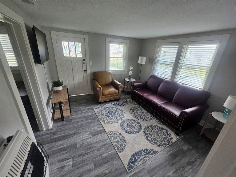 Charming 1-bedroom Apartment In Wonderful Sandusky With Wifi, Ac - Cedar Point Beach, OH