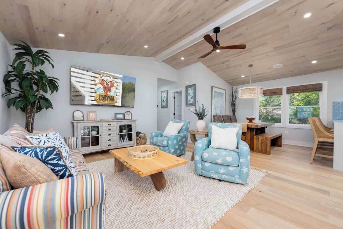 Renovated ~ Hot Tub, Fire Pit & 5min To Beach - Kitty Hawk, NC