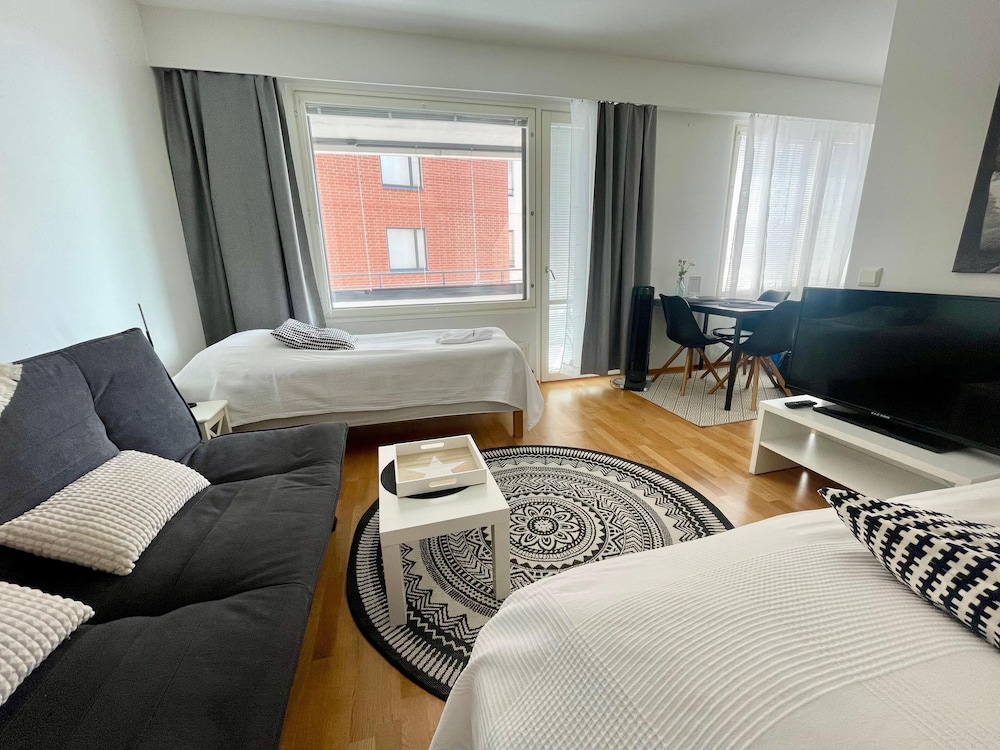 Kotimaailma Kotiyksiöseponk Saunalla - Lahti