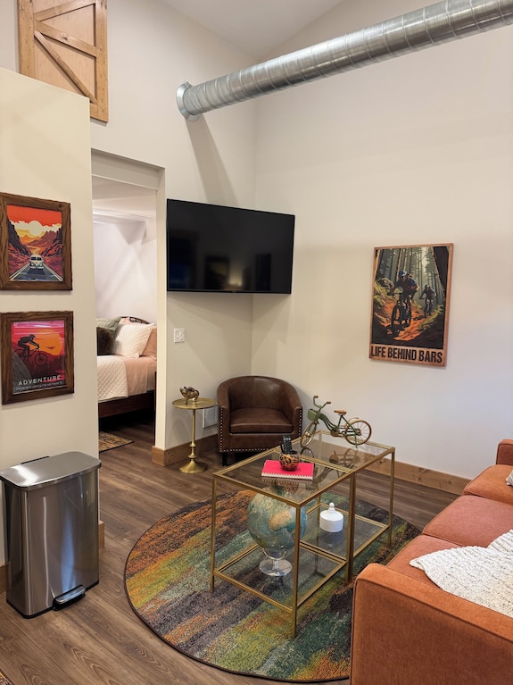 Charming & Cozy Retreat In Newaygo, Mi - The Adventure Cabin - Newaygo State Park, Newaygo