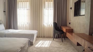 Quarto Twin Standard | Cofre no quarto, secretária, Wi-fi grátis