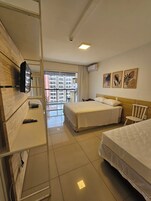 Apartamento panorâmico, várias camas, para não fumantes, cozinha | 1 quarto, roupas de cama antialérgicas, ferros/tábuas de passar roupa