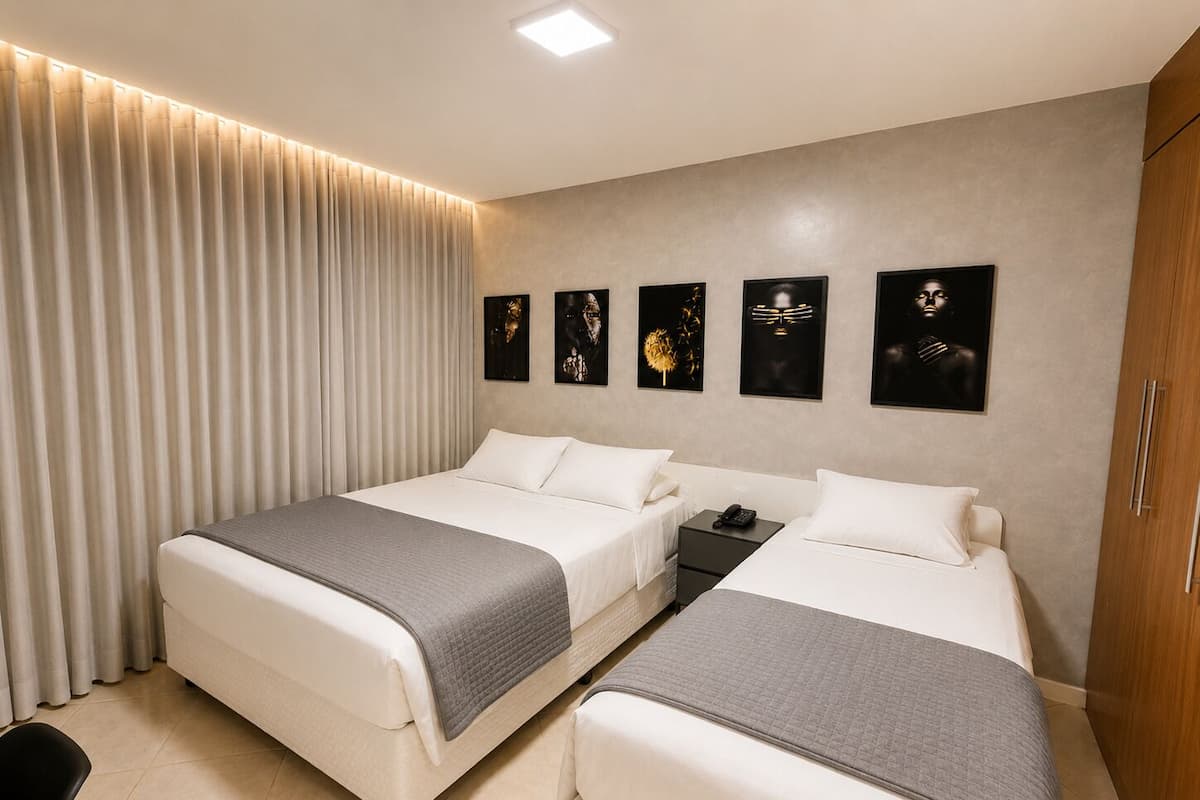 Estúdio básico, várias camas, para não fumantes, vista para a piscina | 1 quarto, roupas de cama premium, camas com colchões pillow-top