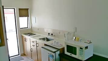 Quarto Familiar | Cozinha privada | Um micro-ondas