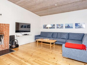 Casa Comfort, 4 quartos | Sala de estar | Lareira, leitor de DVD