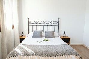 Apartamento Comfort, 2 quartos, vista para o jardim | 2 quartos, com decoração personalizada, com mobília individualizada