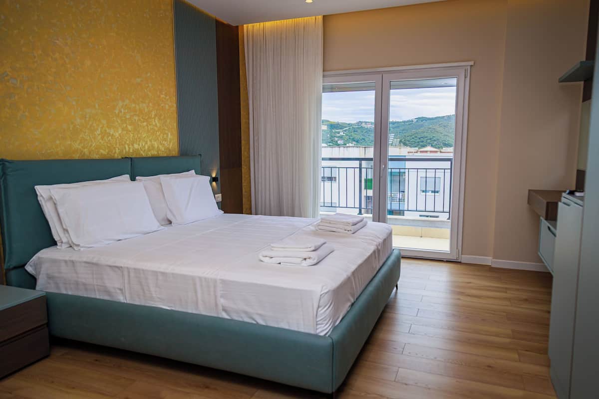 Quarto triplo conforto | 1 quarto, quartos à prova de som, Wi-Fi de cortesia, roupa de cama