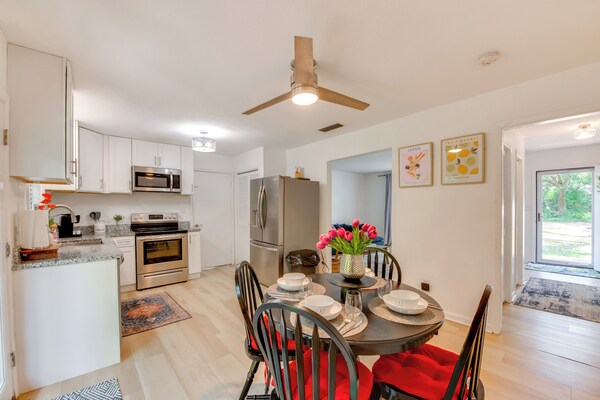 Walk To Lake Munson: Tree-filled Tallahassee Gem! - Tallahassee, FL