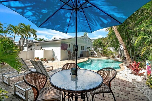 Paradise Palms 3 Bedroom Cottage - Holmes Beach, FL