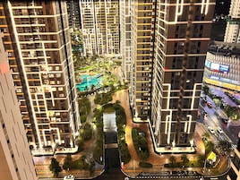 Apartamento de Luxo, 2 quartos, varanda, vista para a piscina | Vista para o lago