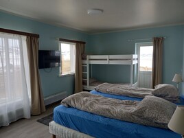 Quarto Quádruplo Deluxe, vista para a montanha | Wi-fi grátis, roupa de cama fornecida 
