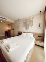 Roupas de cama premium, edredons de pluma, camas com colchões pillow-top