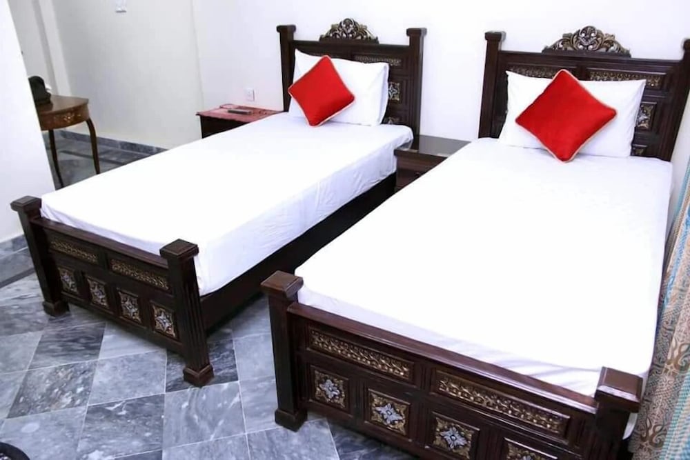 Short Times Couple Guest House - Karachi
