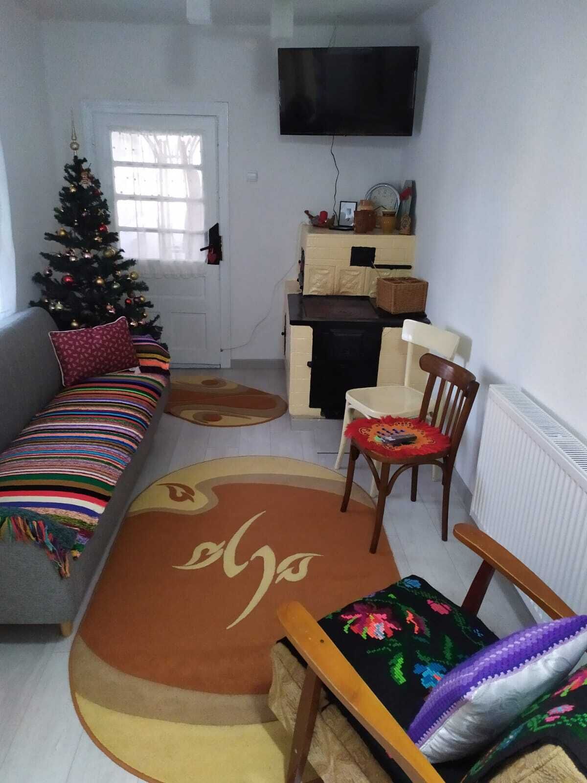 Casuta Bunicilor ,Spacious 3-bedroom House In Beautiful Bucovina, Volovăț,wifi - Rădăuți