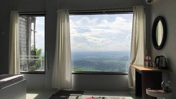 Quarto Familiar, Vista para a cidade | Secretária, Wi-fi grátis