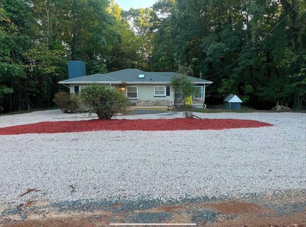 Modern 2br, Pet Friendly, Huge Yard, Central - Raleigh, NC