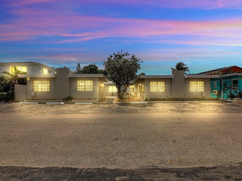 Modern Apt Near Beach Views & Wi-fi - Dania Beach, Hollywood