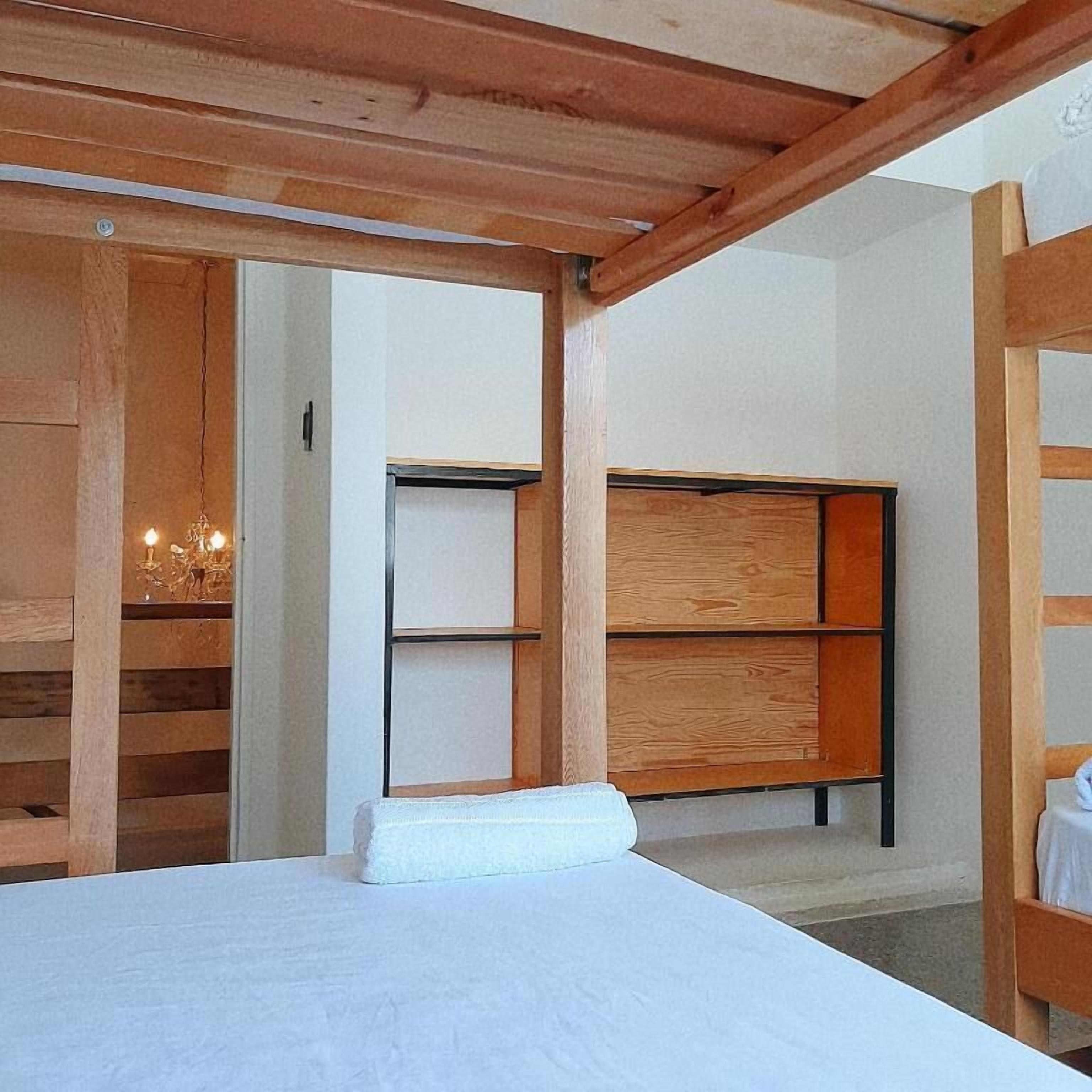 Wi-fi grátis, roupa de cama fornecida 