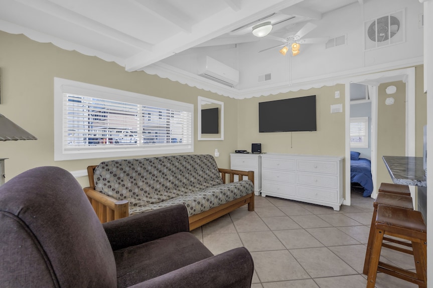 Ocean Beach 1: Charming 2 Bedroom 1 Bath, Steps To The Beach Home - Lavallette, NJ