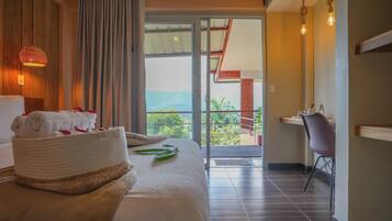 1 quarto, secretária, secretária adequada para computadores portáteis