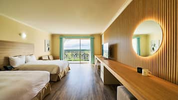 Quarto Twin Comfort, varanda, vista para o campo de golfe | Cofre no quarto, cortinas/cortinados opacos, quartos insonorizados