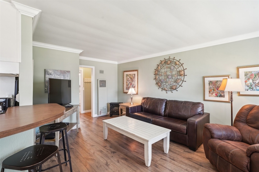 1 Bed Beach Condo #131 1 Bedroom Condo By Sunset Shores Condominiums - Carpinteria, CA