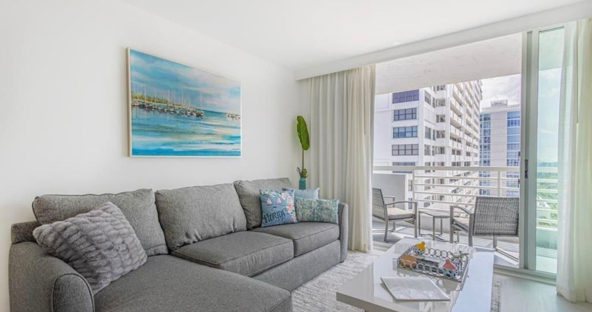 Modern Condo By The Beach, Water Taxi Stop, Prime Location! - Hollywood, FL