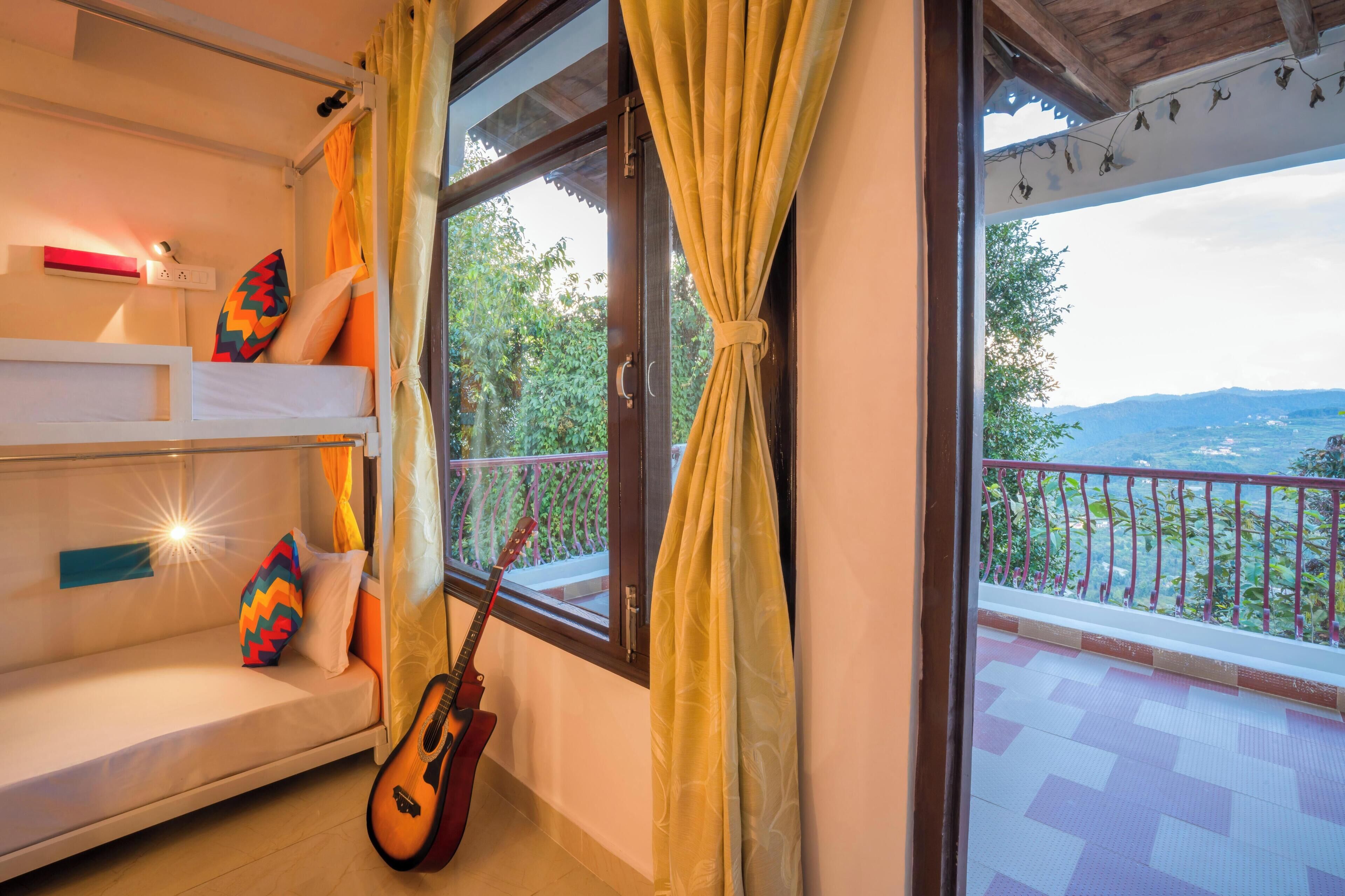 Bed in 6 Bed Mixed Dormitory Room with Ensuite Bathroom | Wi-Fi de cortesia